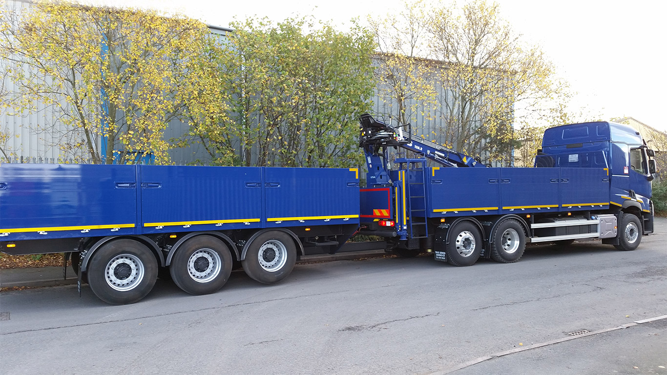 New LGV Renault – Body and Crane for D Murray Services – Truck Services ...